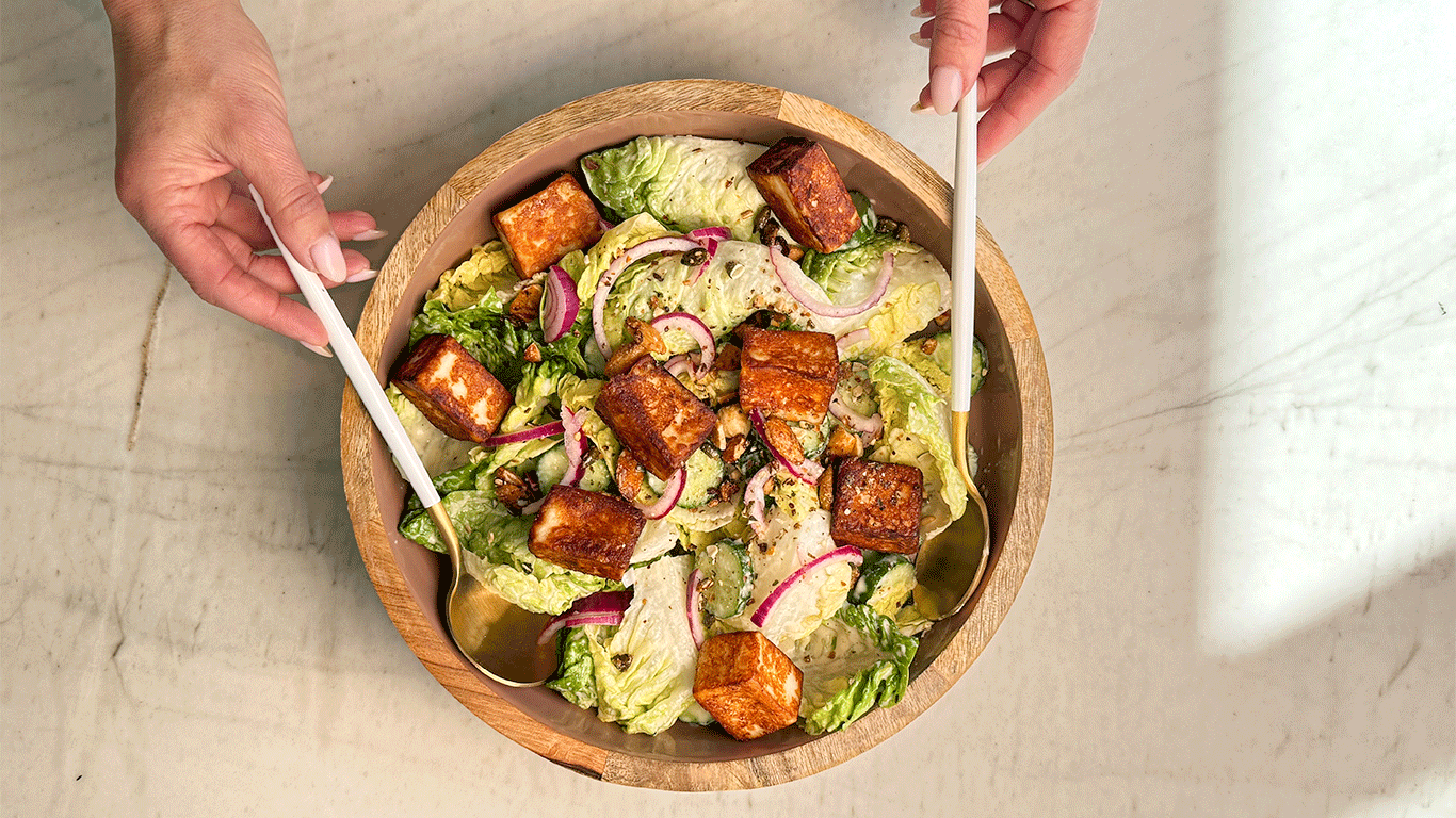 Baby Gem Salad with Crispy Halloumi – Quick, Healthy & Delicious